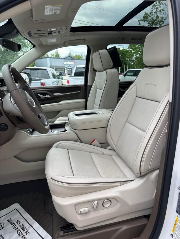 2021 GMC Yukon · Denali Sport Utility 4D - Bank Repossessed Cars